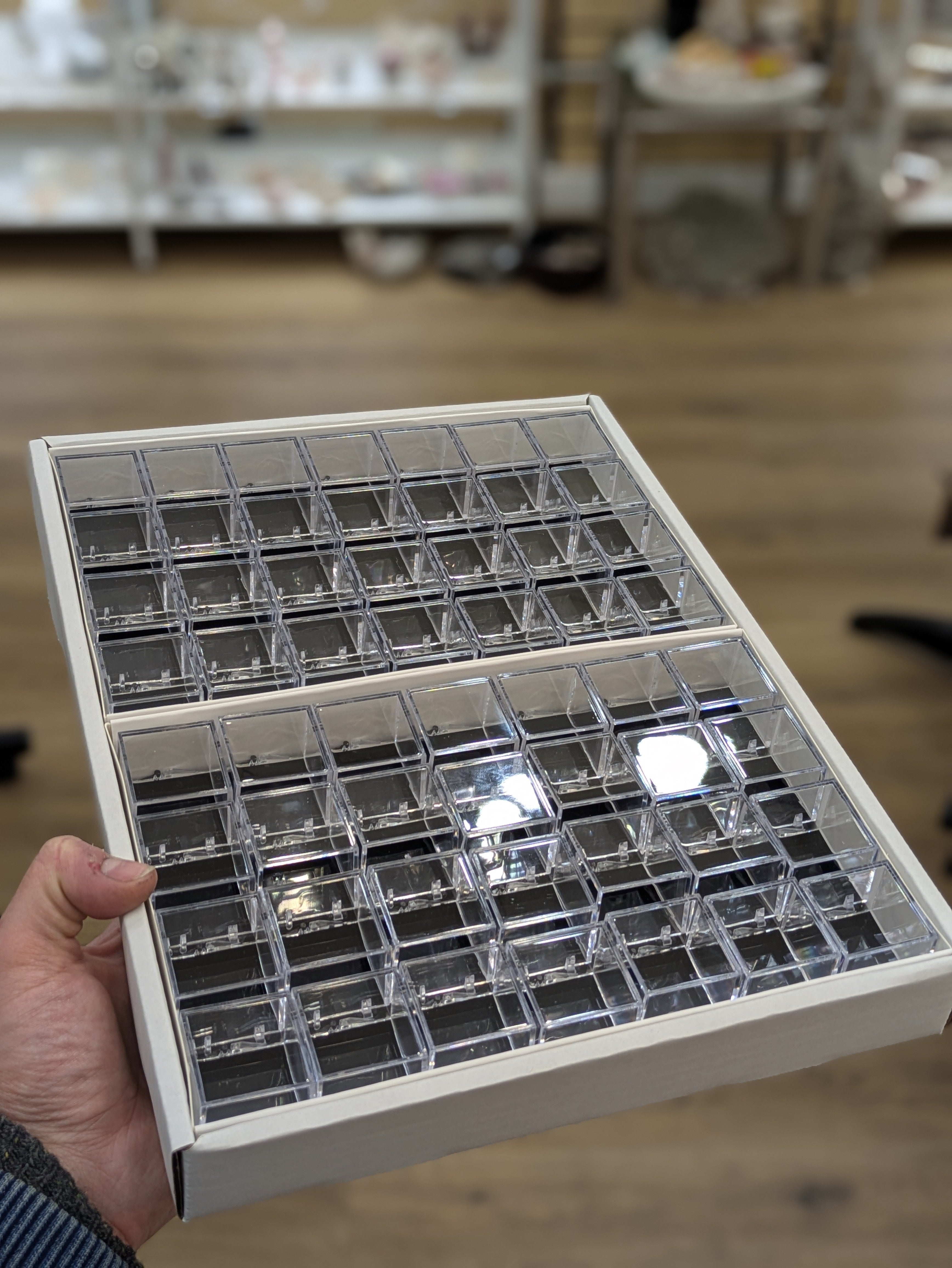 Plastic Perky Thumbnail Display Box- Flat of 56 – The Crystalary